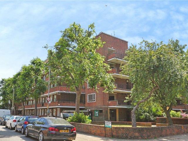 3 bedroom flat for sale