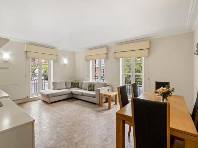 3 bedroom flat for sale