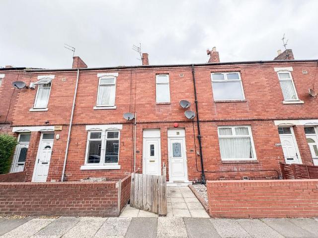 3 bedroom flat for sale