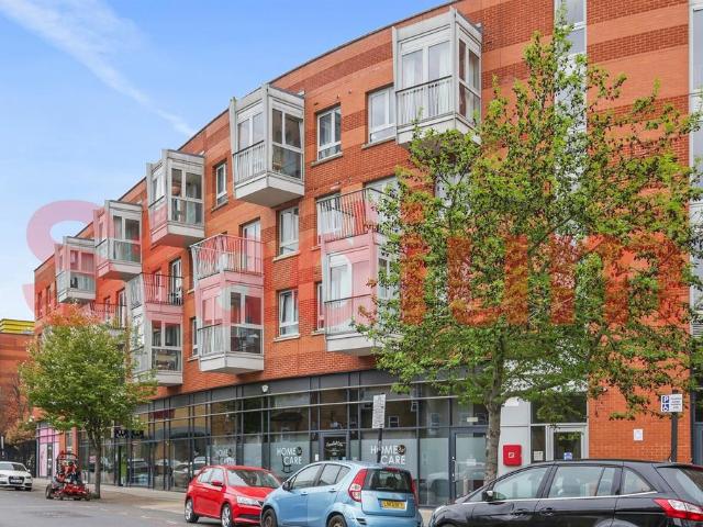 3 bedroom flat for sale