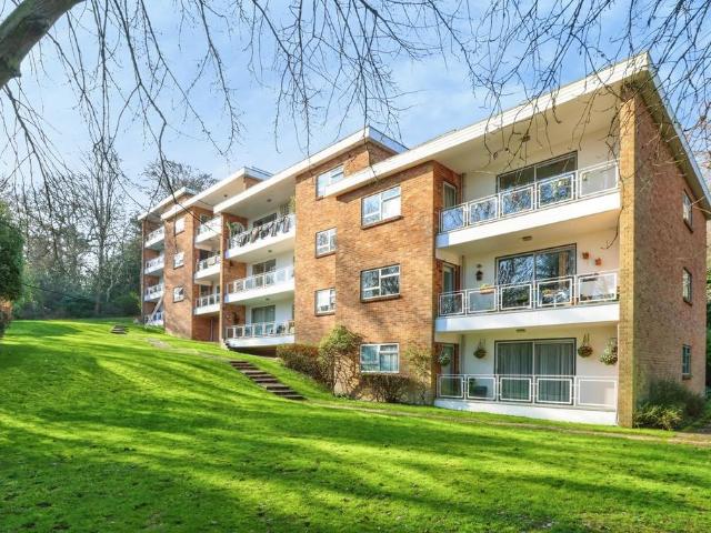 3 bedroom flat for sale