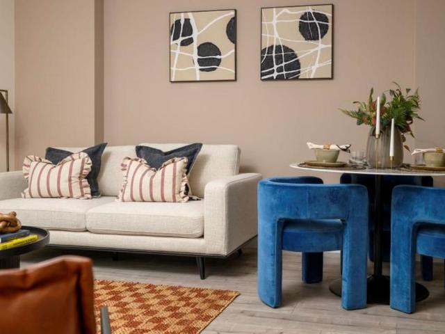 3 bedroom flat for sale