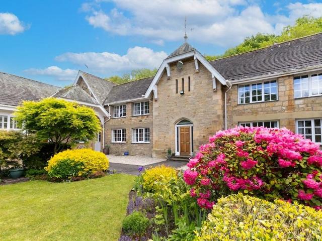 3 bedroom flat for sale