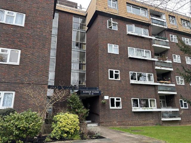 3 bedroom flat for sale
