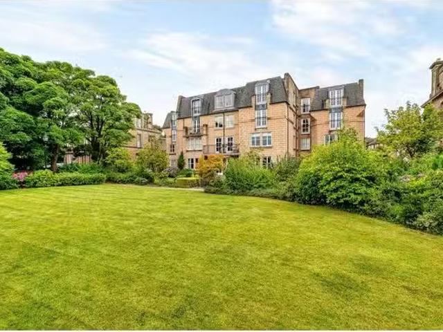 3 bedroom flat for sale, 16/10 Gray's Loan, Merchiston, Edinbu.