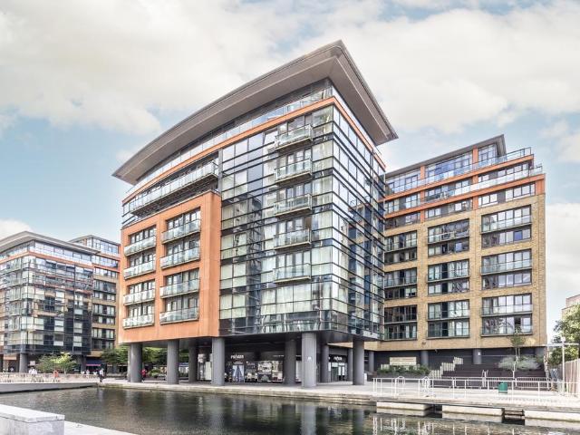 3 bedroom flat for sale