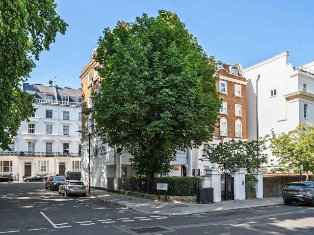 3 bedroom flat for sale