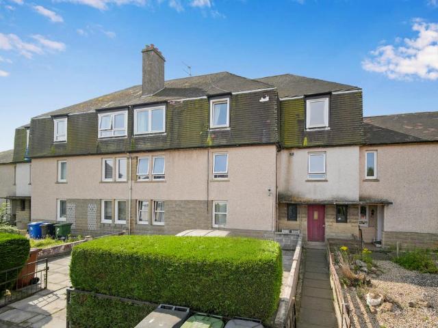 3 bedroom flat for sale