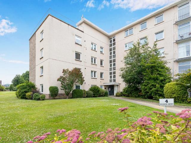 3 bedroom flat for sale