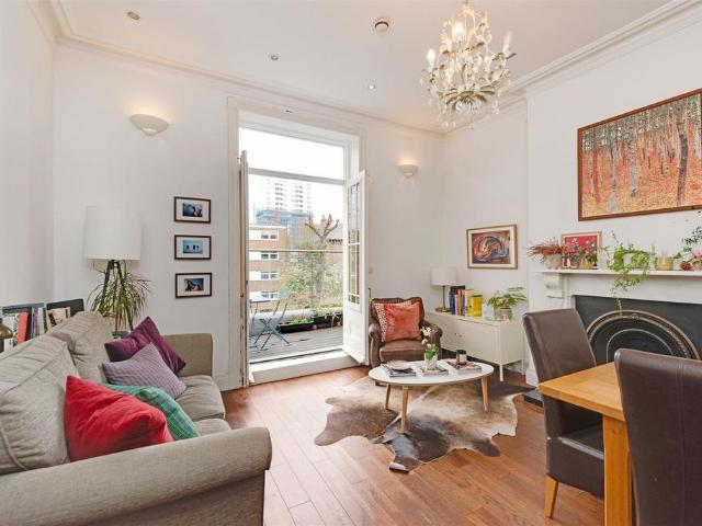 3 bedroom flat for sale