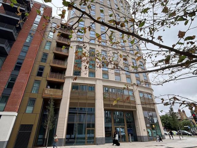 3 bedroom flat for sale