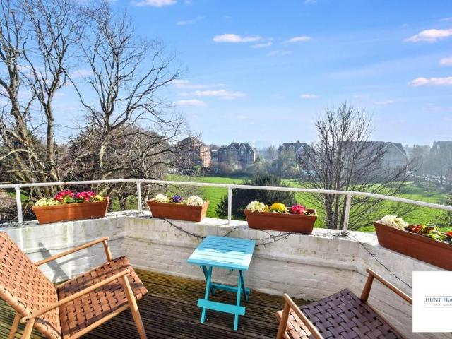 3 bedroom flat for sale