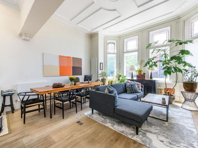 3 bedroom flat for sale