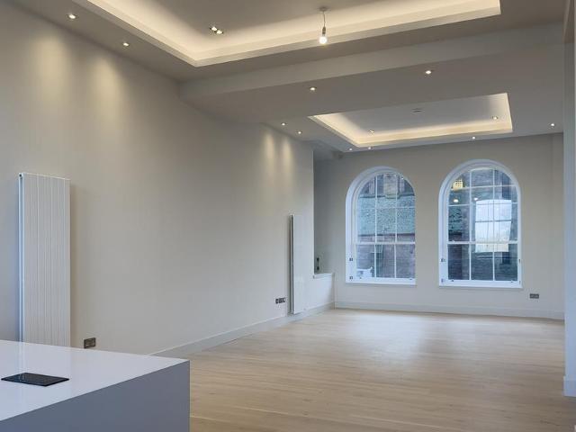3 bedroom flat for sale
