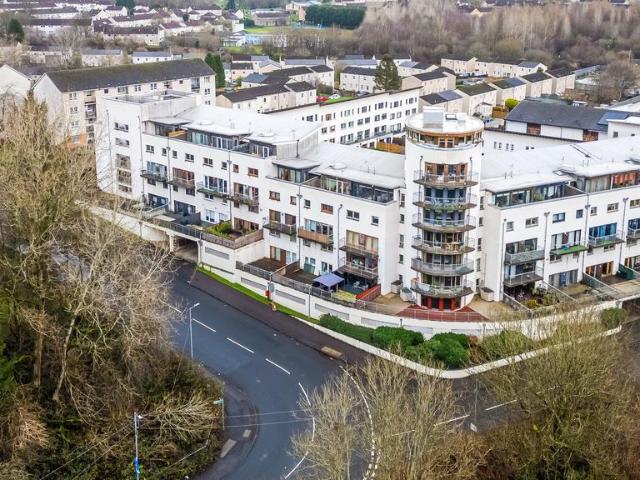 3 bedroom flat for sale
