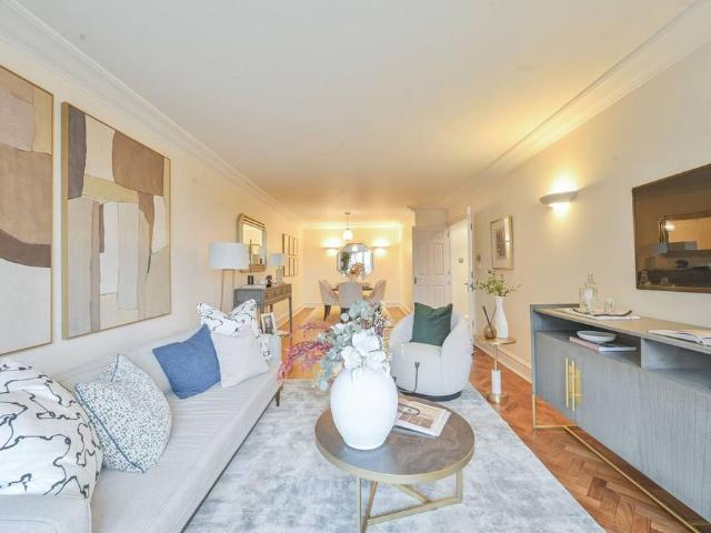 3 bedroom flat for sale
