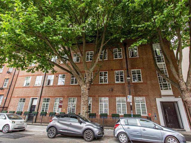 3 bedroom flat for sale