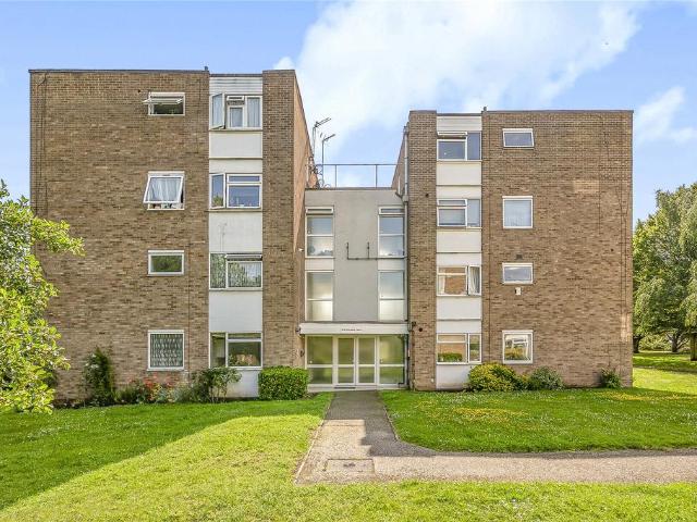 3 bedroom flat for sale