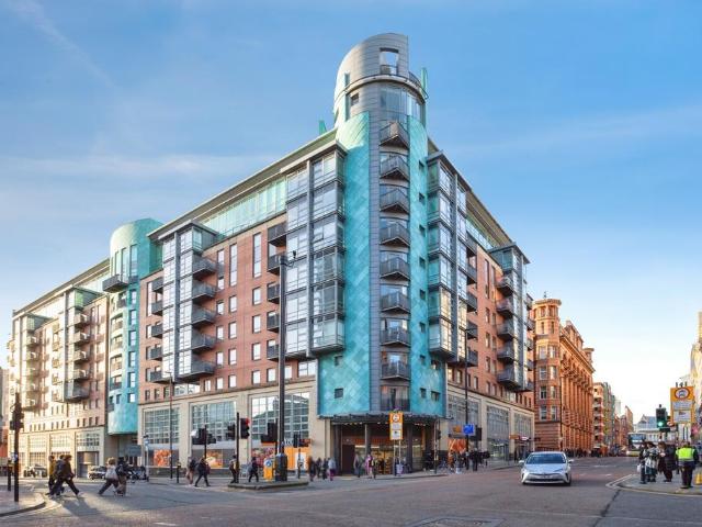 3 bedroom flat for sale