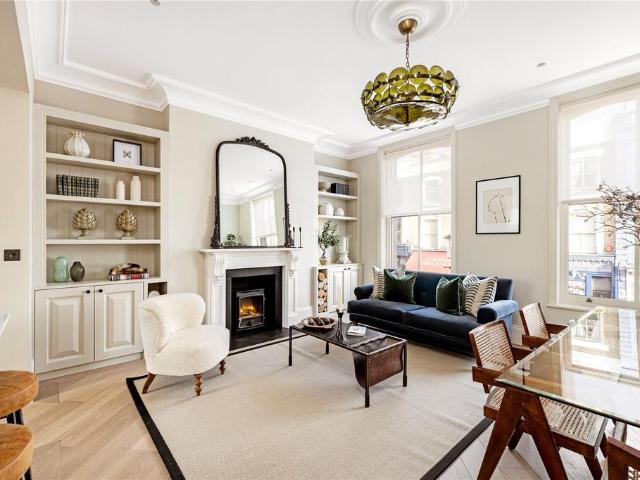 3 bedroom flat for sale