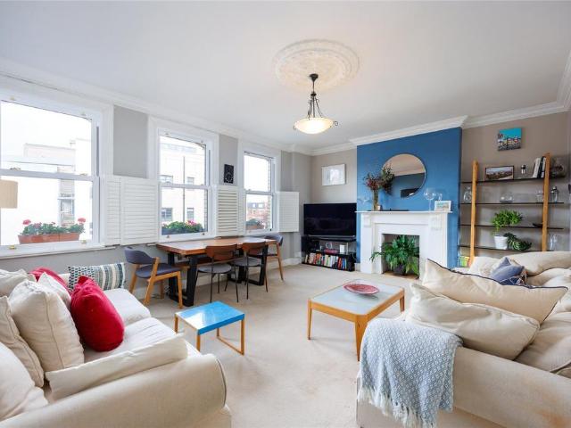 3 bedroom flat for sale