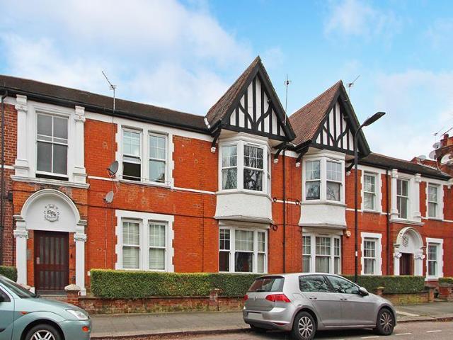 3 bedroom flat for sale