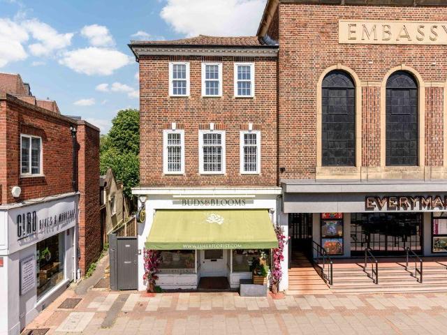 3 bedroom flat for sale