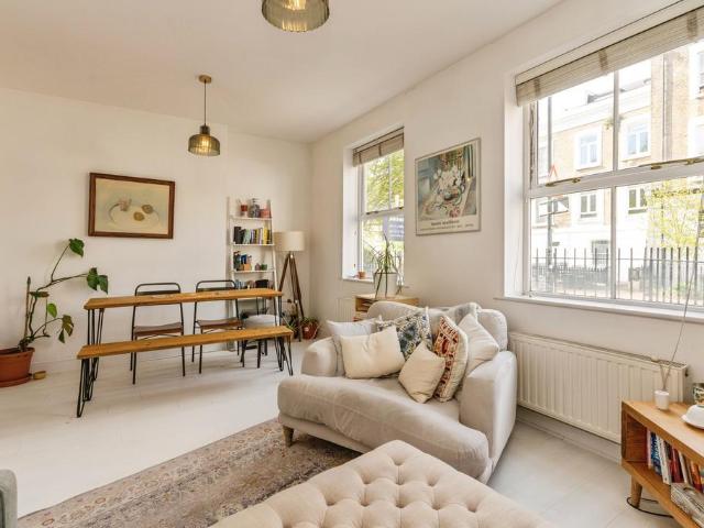 3 bedroom flat for sale