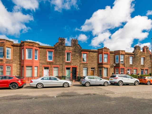 3 bedroom flat for sale