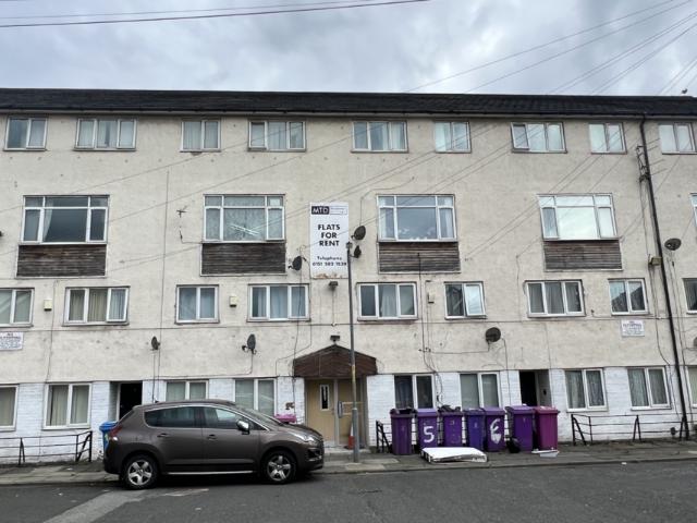 3 bedroom flat for sale