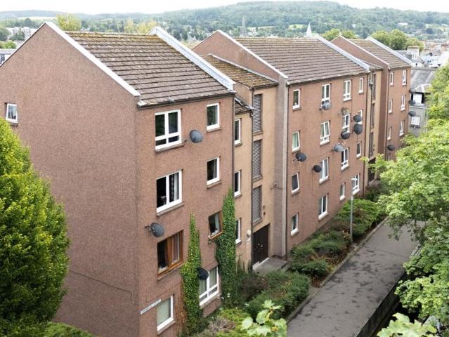 3 bedroom flat for sale