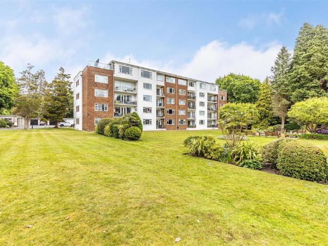 3 bedroom flat for sale