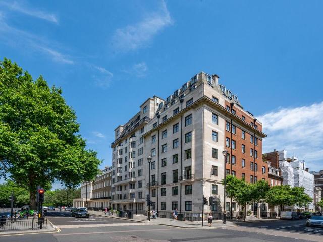3 bedroom flat for sale