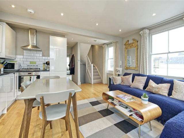3 bedroom maisonette for sale