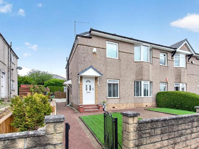 3 bedroom flat for sale