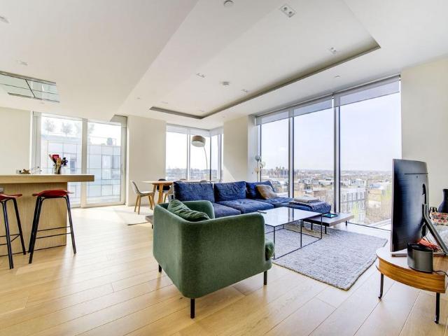 3 bedroom flat for sale