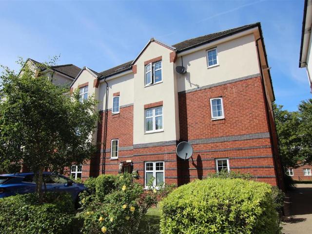 3 bedroom flat for sale