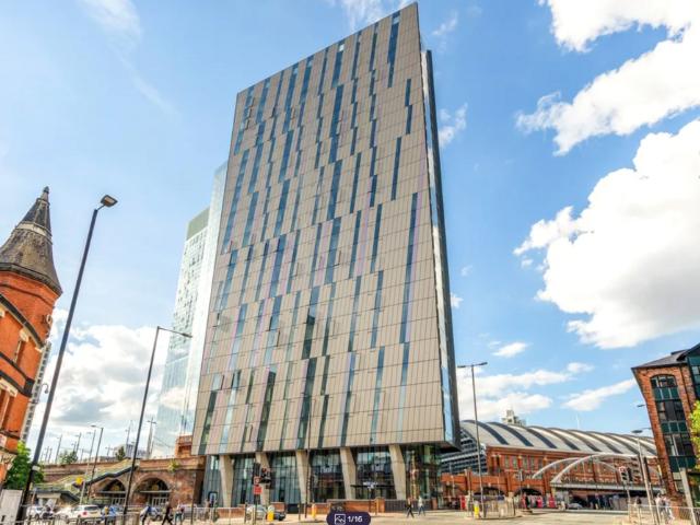 3 bedroom flat for sale