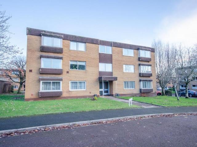 3 bedroom flat for sale
