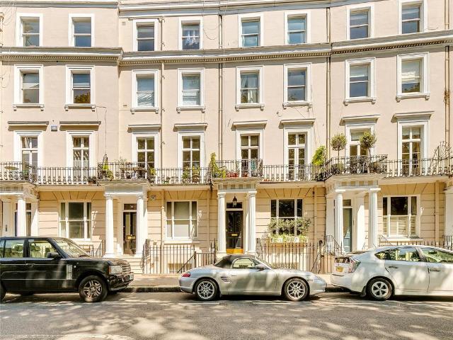 3 bedroom flat for sale