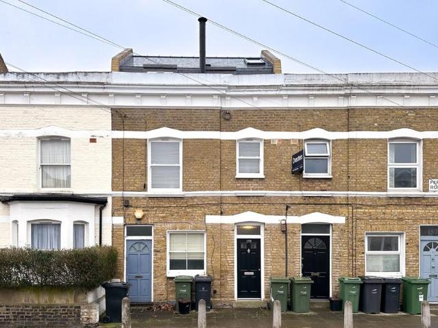 3 bedroom flat for sale