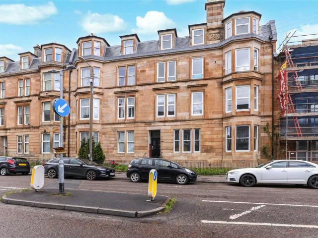 3 bedroom flat for sale