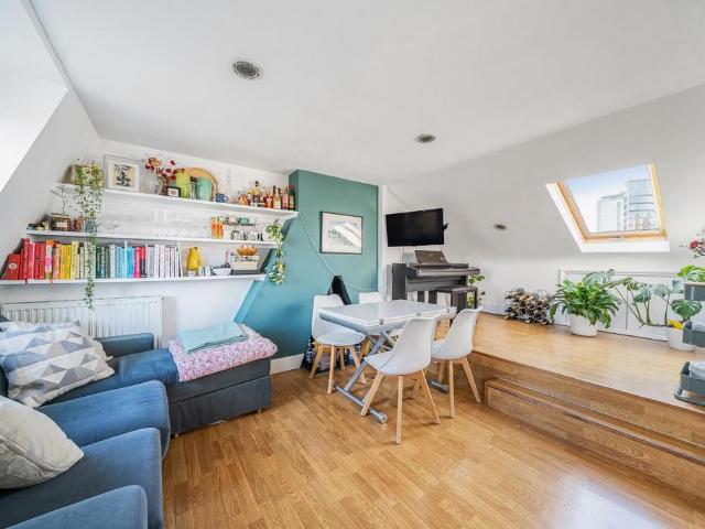 3 bedroom flat for sale