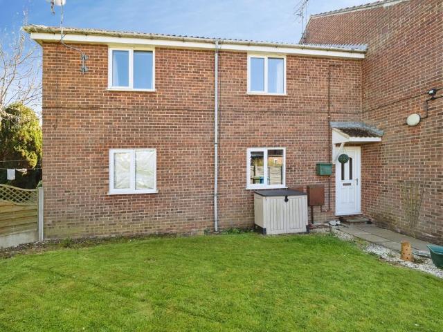 3 bedroom flat for sale