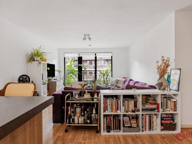 3 bedroom flat for sale