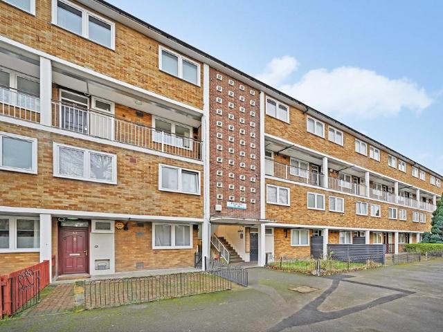 3 bedroom flat for sale