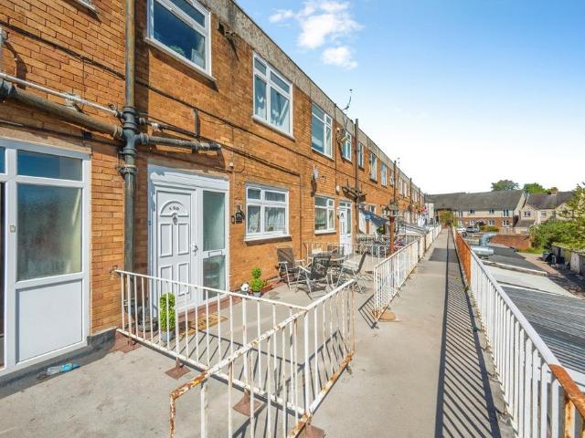 3 bedroom flat for sale