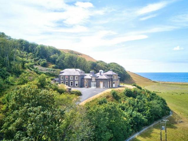 3 bedroom flat for sale