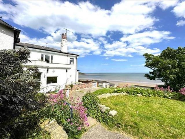 3 bedroom flat for sale