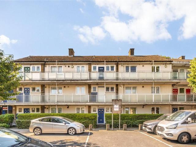 3 bedroom flat for sale